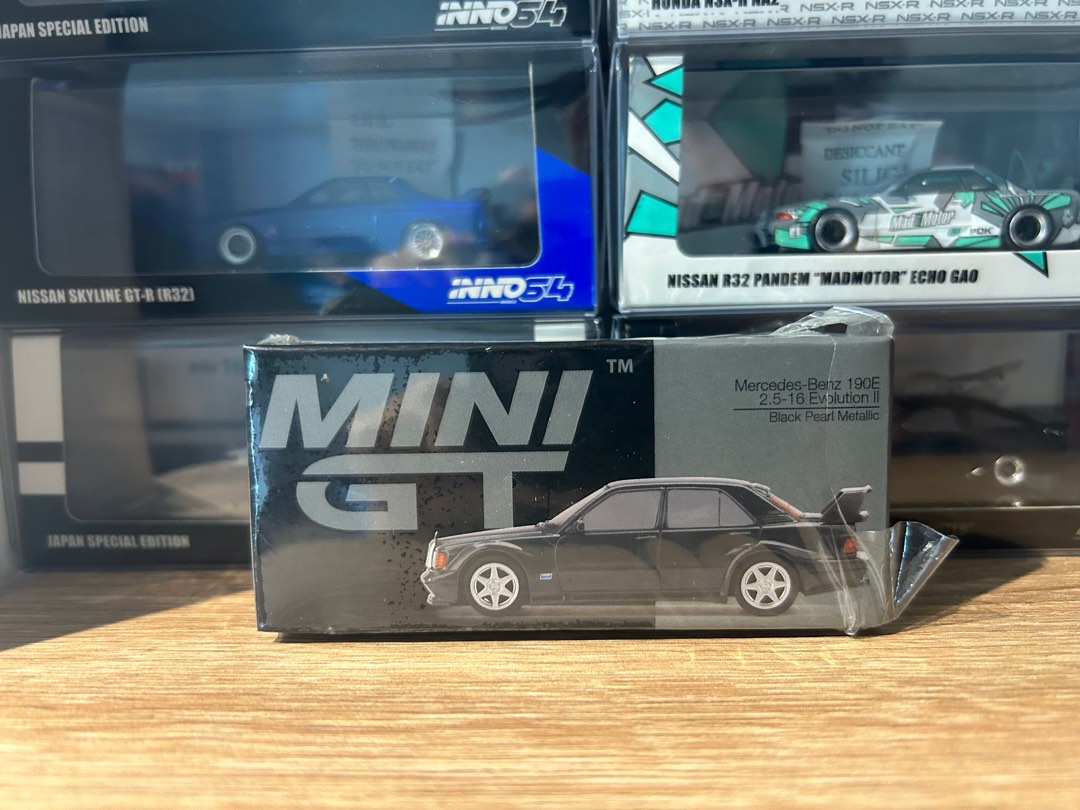 (VERY RARE) Mini GT Mercedes-Benz 190E 1/64 2.5-16 Evolution II Black ...