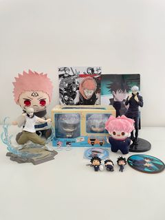 Jujutsu Kaisen Attack on Titan Badge and Standee, Hobbies & Toys ...