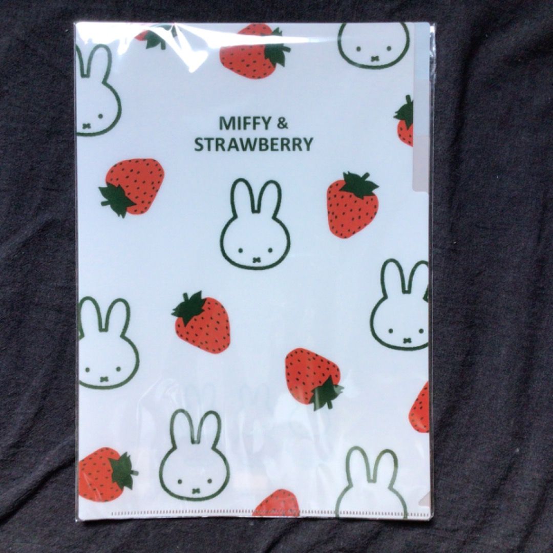 日本製米菲兔與草莓圖案 3層文件夾 Miffy and Strawberry A4 Folder 3 layers, 興趣及遊戲, 手作＆自家 ...