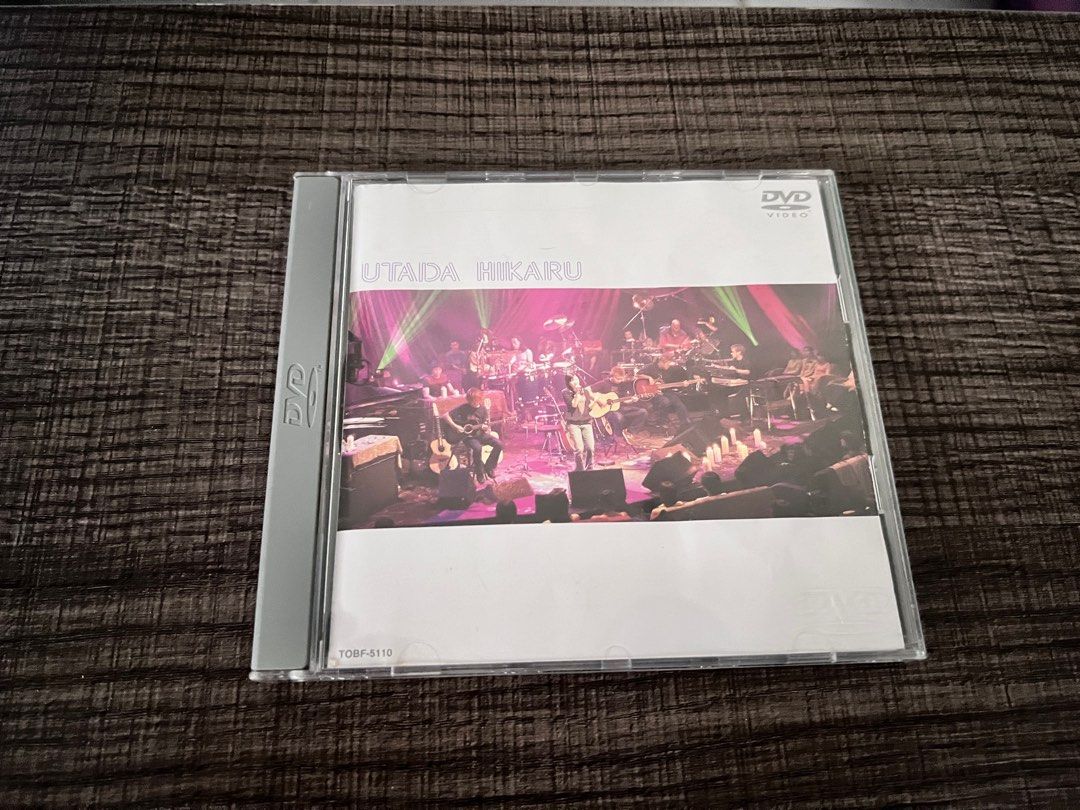 宇多田光 MTV Unplugged 演唱會 DVD 日本版, 書籍、休閒與玩具, 樂器、音樂相關, CD、DVD在旋轉拍賣