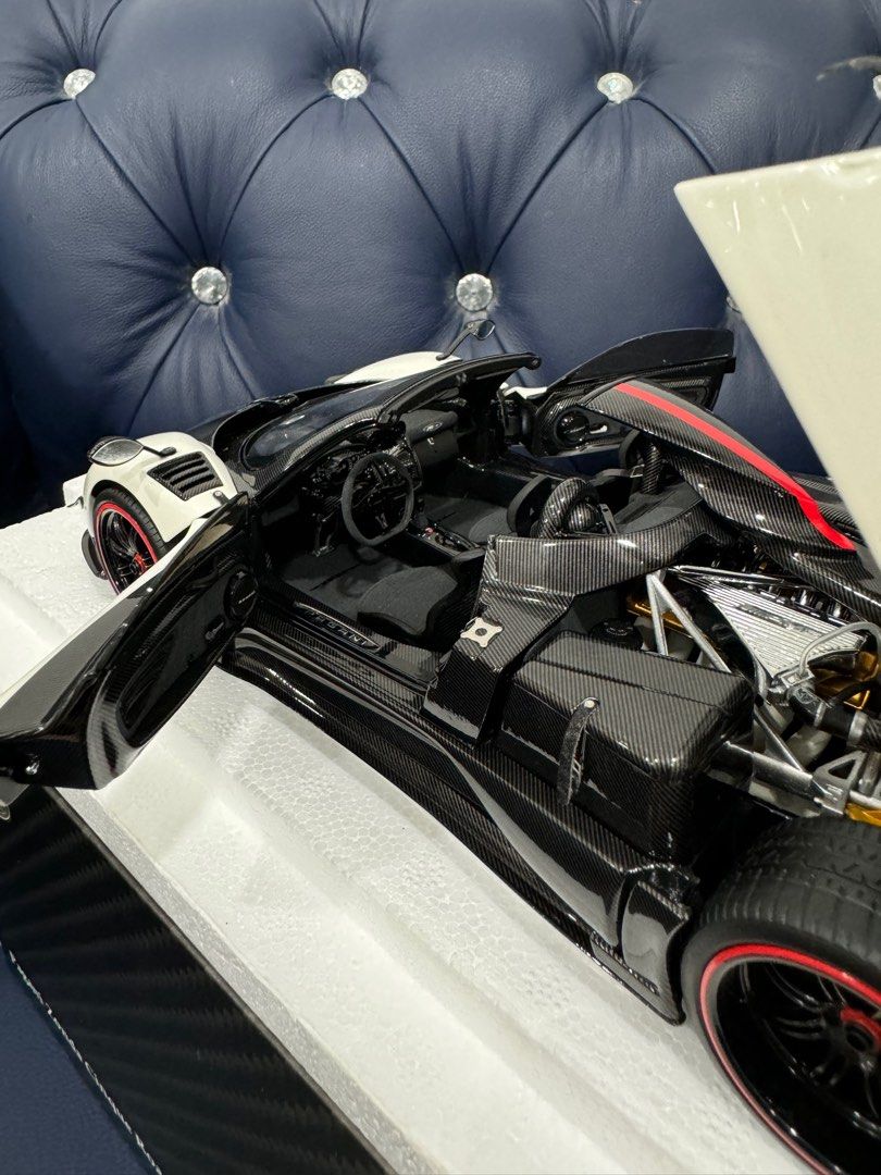 ALMOST REAL PAGANI ZONDA CINQUE ROADSTER - 2009, Hobbies & Toys ...
