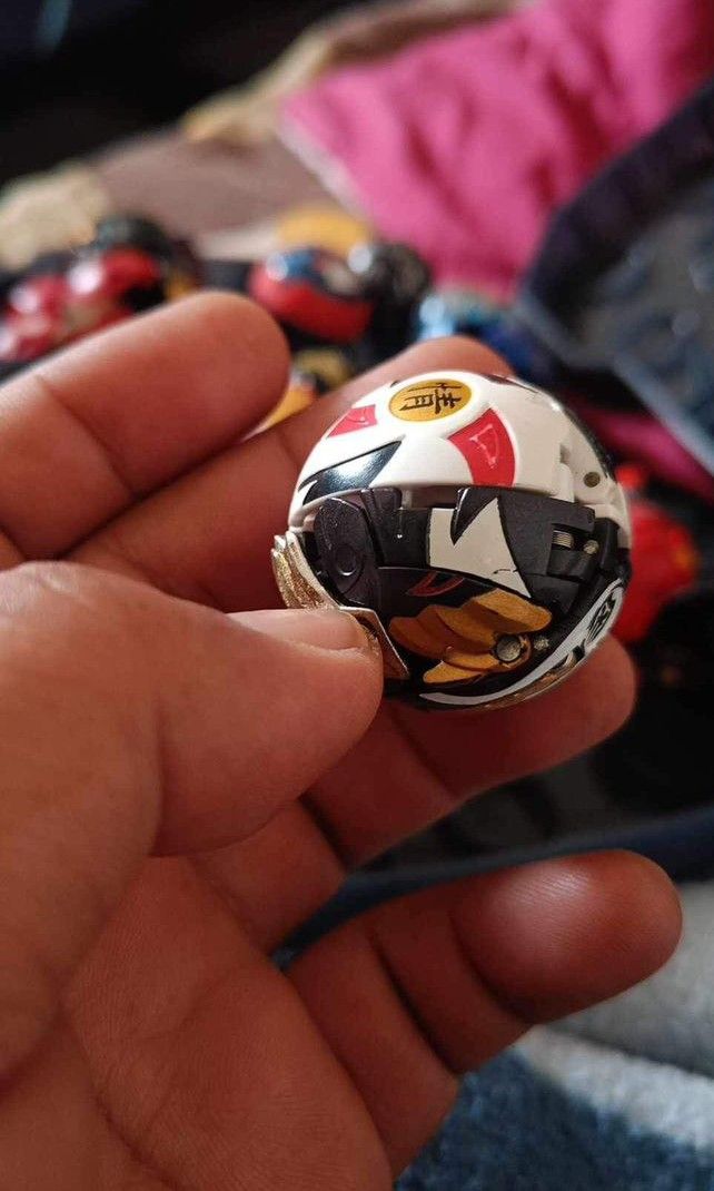 BAKUGAN BAKUTECH ZETA MUNIKIS BLACK VERSION, Hobbies & Toys, Toys ...
