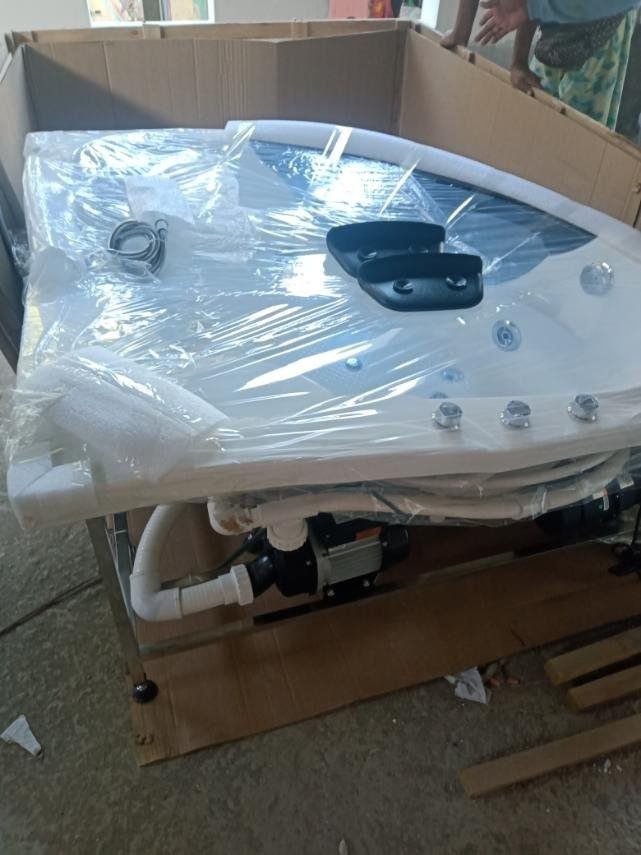 Indoor Bathtub Jacuzzi Model 8903A, Commercial & Industrial ...