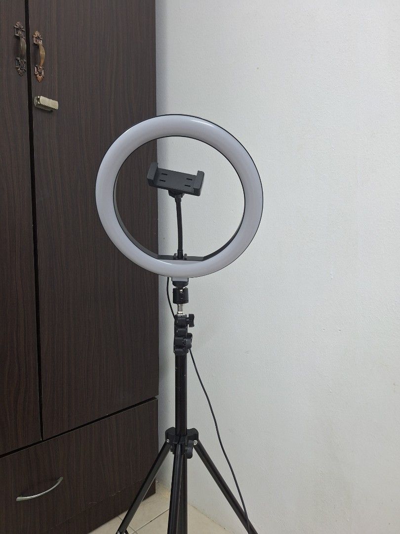 Light ring with tripod stand, Photography, Photography Accessories ...