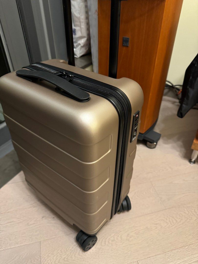Muji 無印良品 20L 行李箱 可hand carry 上機, 興趣及遊戲, 旅行, 旅遊 - 行李箱 - Carousell