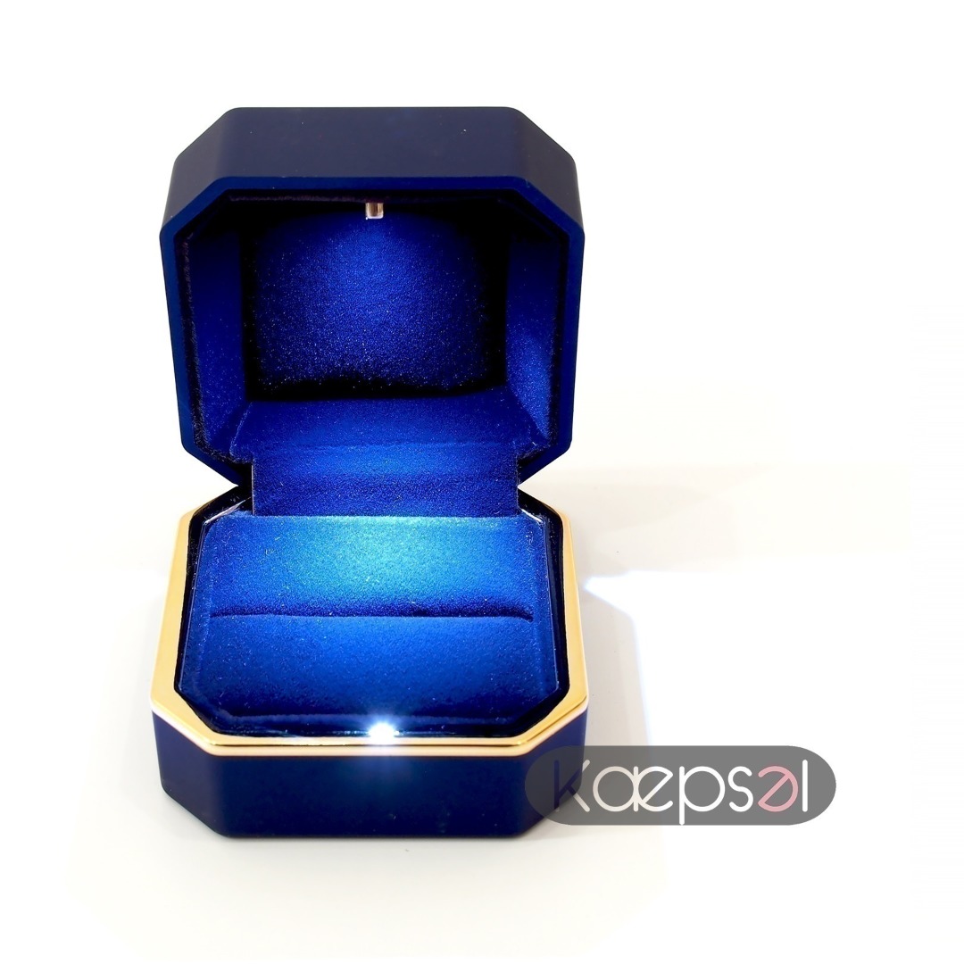 Octagon Style Wedding Proposal / Engagement Ring Box with LED White ...