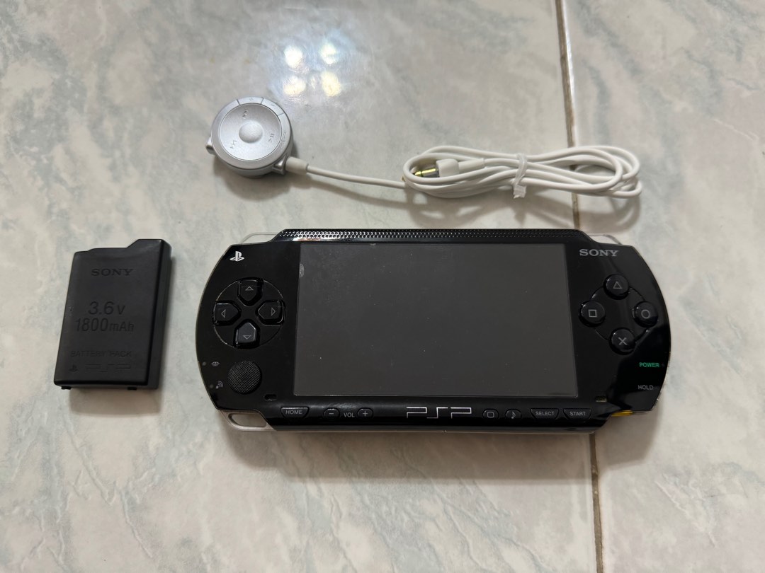 PSP-1000 Black, Video Gaming, Video Game Consoles, PlayStation on Carousell
