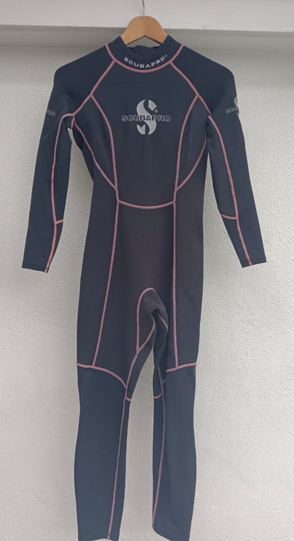 SCUBAPRO Dive Skin 1mm, size 36/XS, Sports Equipment, Sports & Games ...