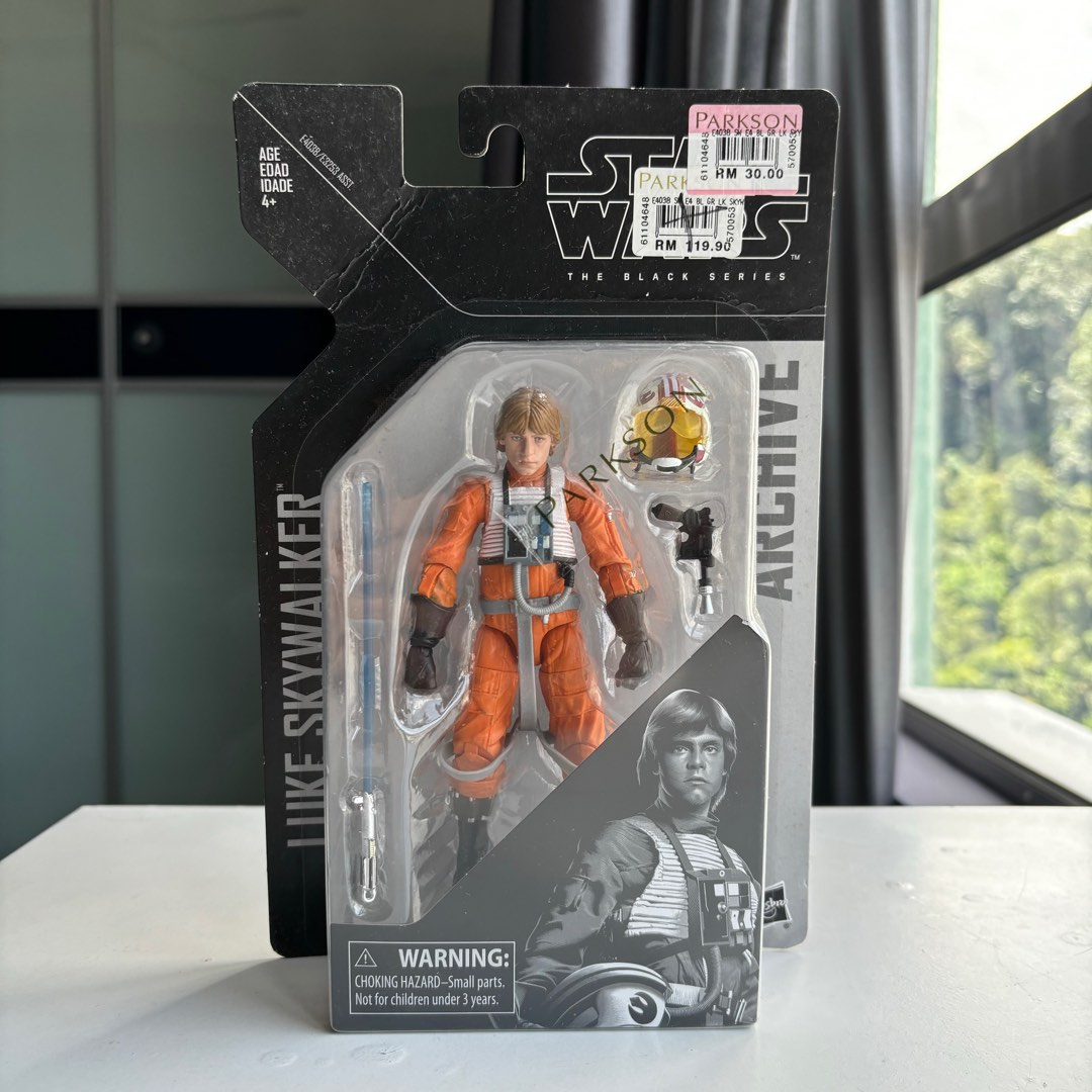 Star Wars Black Series Luke Skywalker FREE GIFT!, Hobbies & Toys, Toys ...