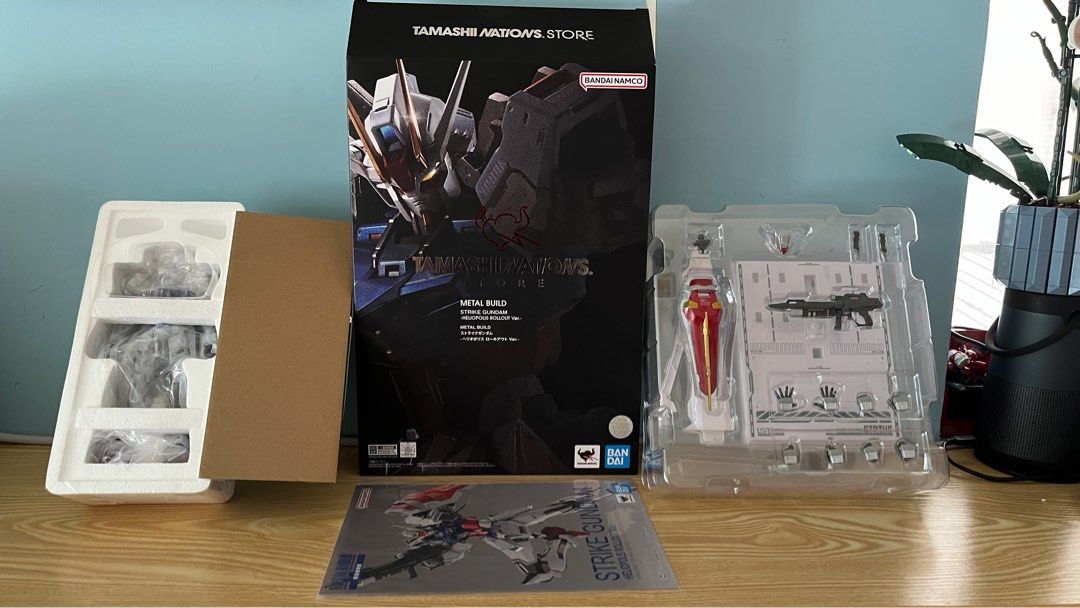 Metal build Strike Gundam (Heliopolis Rollout Ver.) + Gunbarrel striker ...