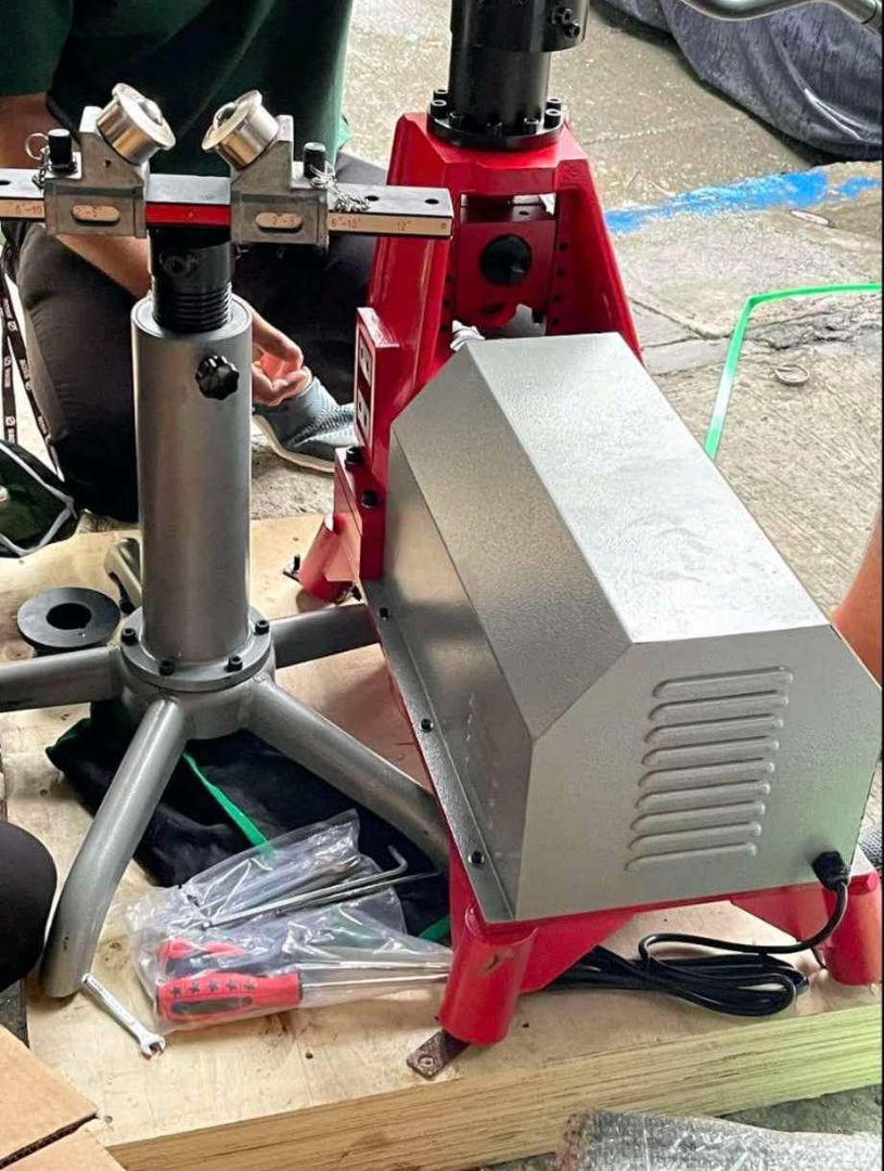 Titan Pipe Grooving Machin, Commercial & Industrial, Industrial ...