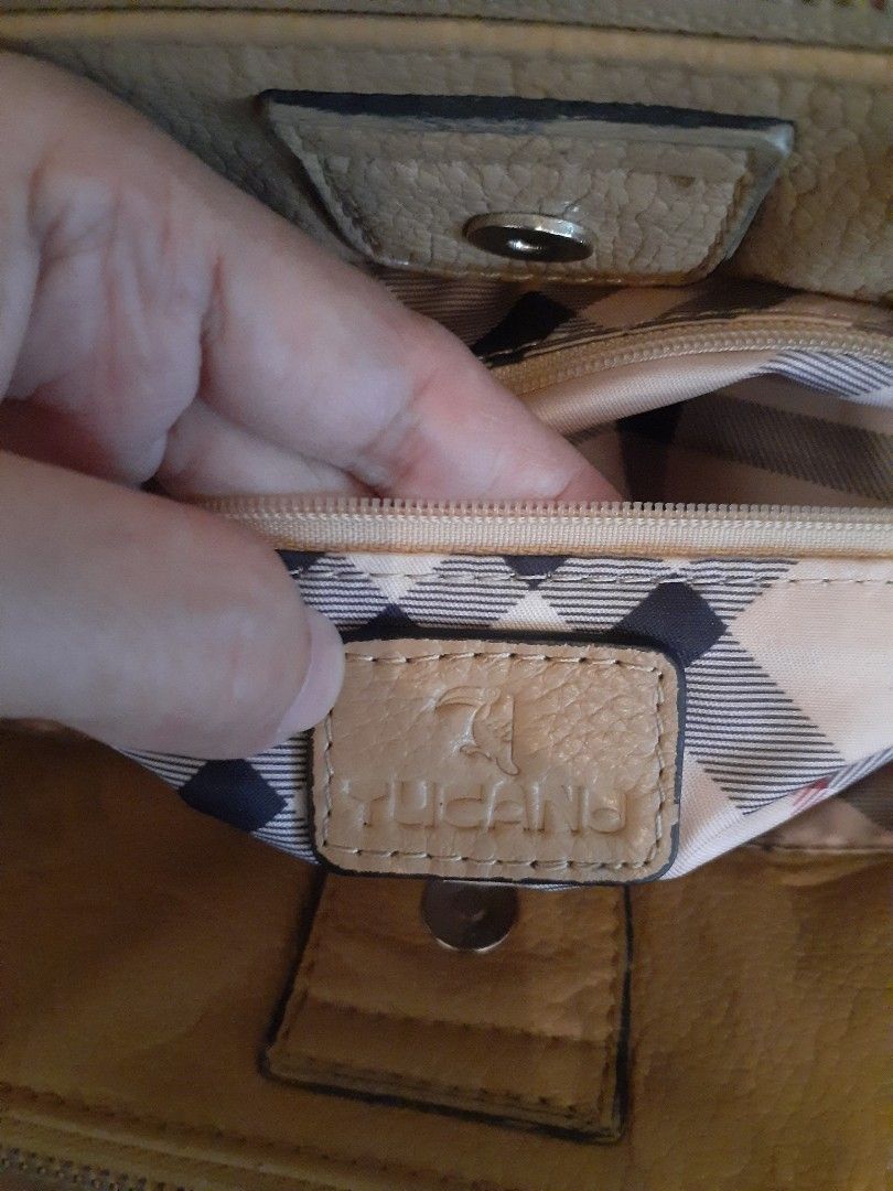 Tucano Ori full kulit asli, Fesyen Wanita, Tas & Dompet di Carousell