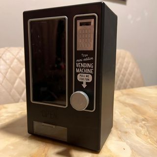 Mini vending machine, Hobbies & Toys, Toys & Games on Carousell