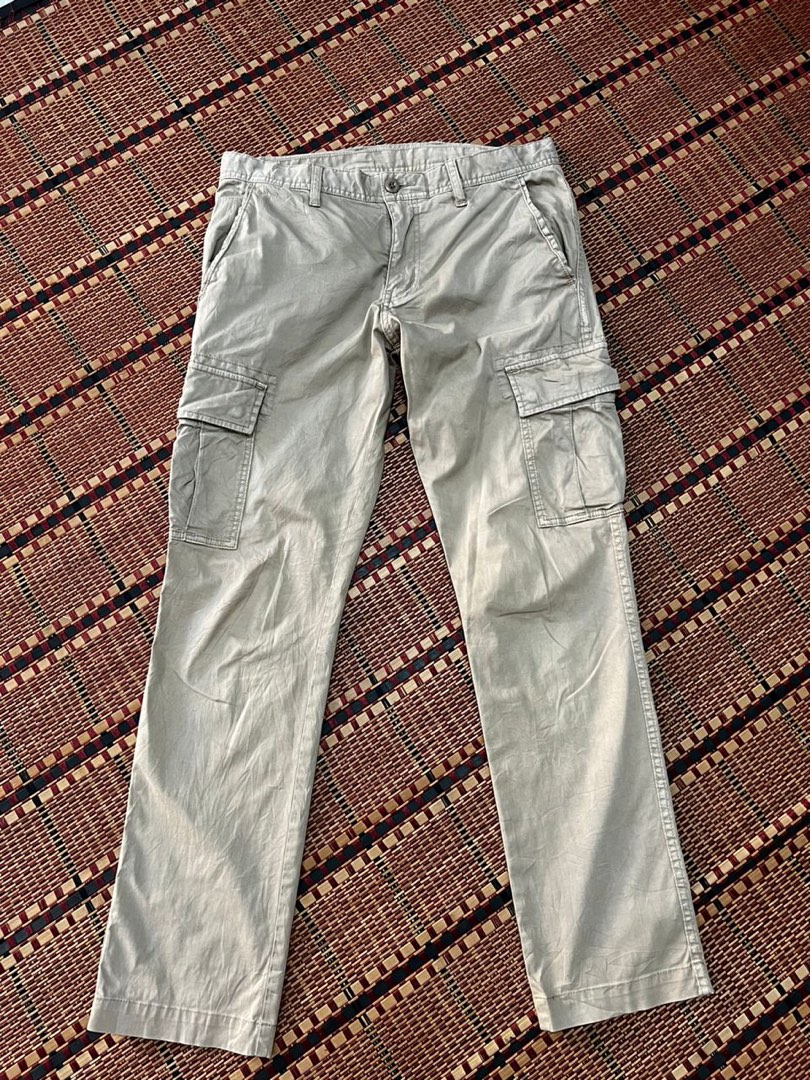 Uniqlo cargo Pants, Men's Fashion, Bottoms, Joggers on Carousell