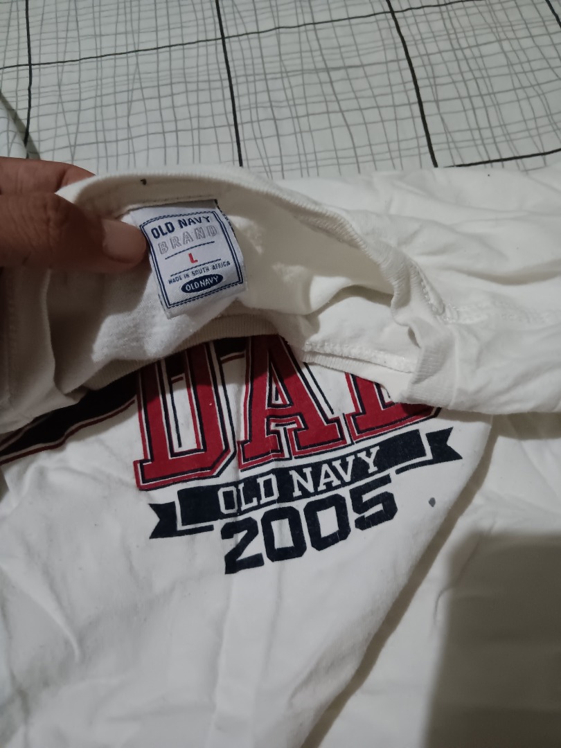 2005 Old Navy greatest dad white shirt ( with stain ), Men's Fashion ...