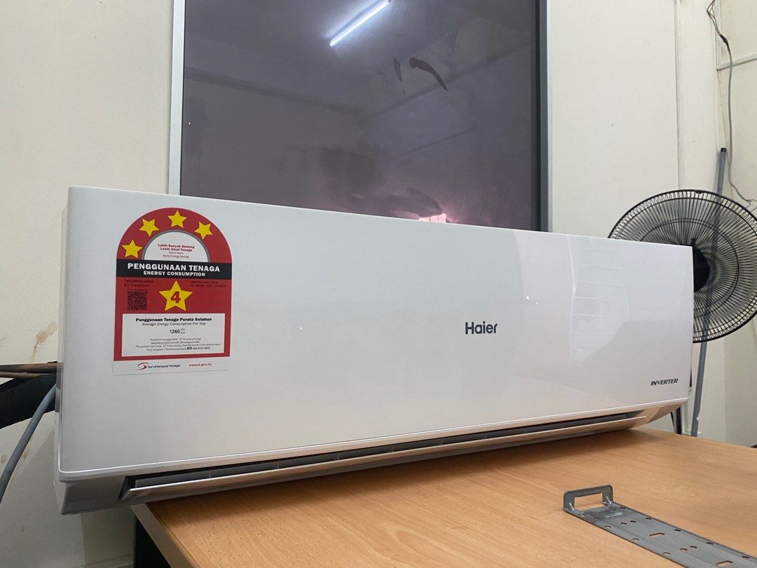 Aircond Haier Inverter 1HP, TV & Home Appliances, Air Conditioners ...