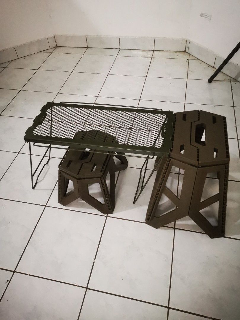 Army Green ISE MOUNT table to let go, Sports Equipment, Hiking ...