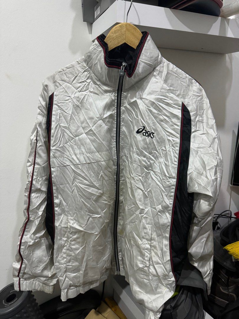 Asics windbreaker, Men's Fashion, Activewear on Carousell