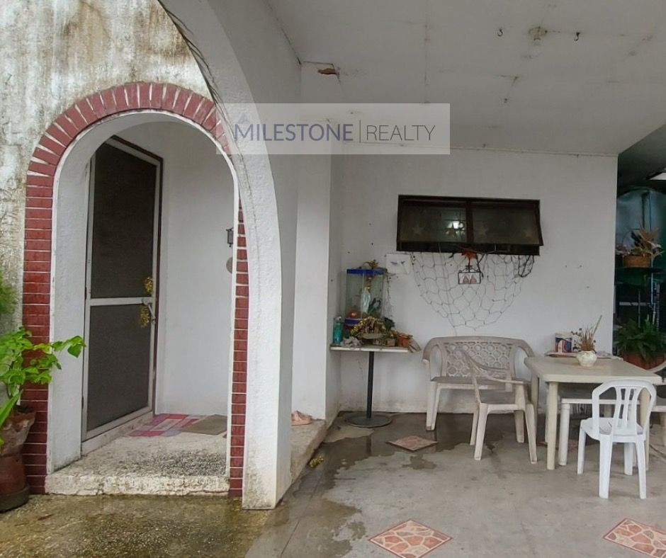 Bungalow in BF Executive Triangle BF Homes Las Pinas City, Property ...
