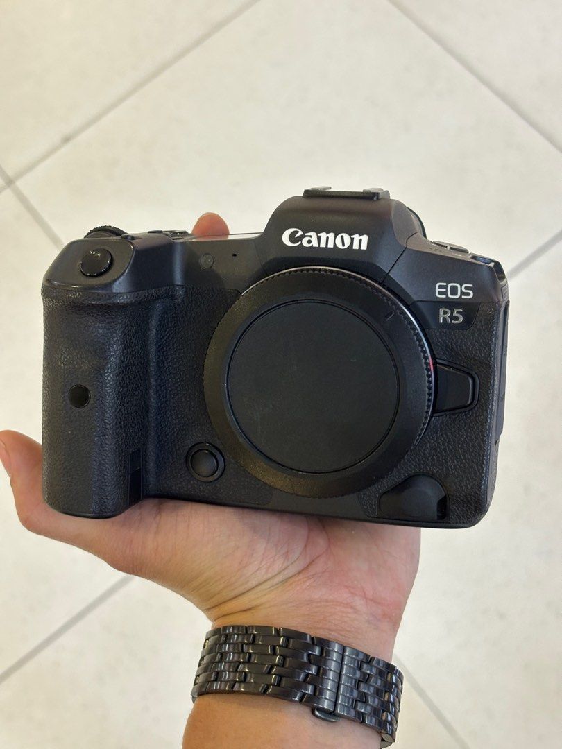 CANON EOS R5 BODY SHUTTER COUNT 99k, Photography, Cameras on Carousell