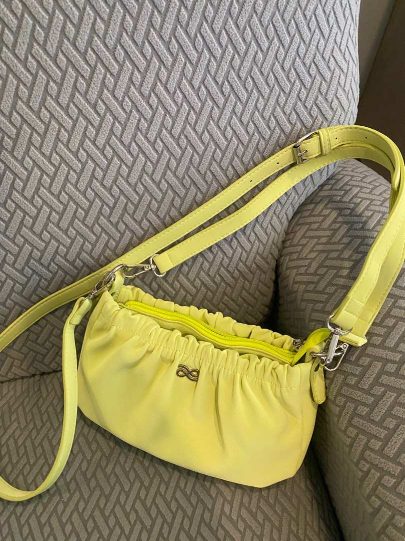 House of little bunny holb ravioli, Women's Fashion, Bags & Wallets ...