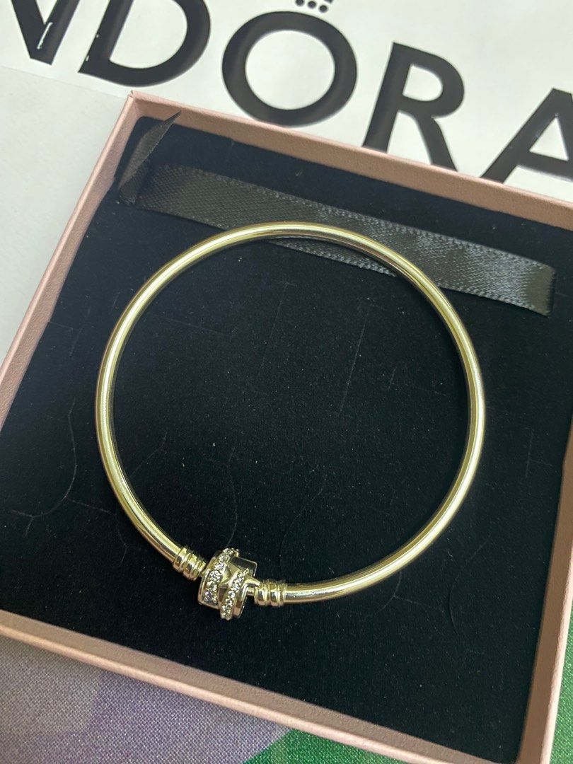 Limited Edition Pandora Moments Sparkling Shooting Star Clasp Bangle ...