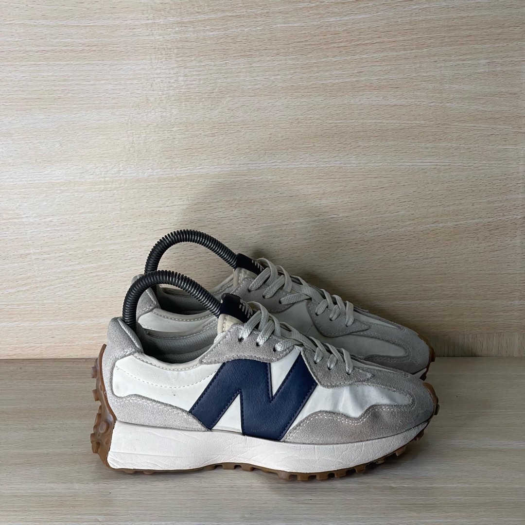 New Balance 327 Navy Blue Pre Loved US 5.5, Women's Fashion, Footwear ...