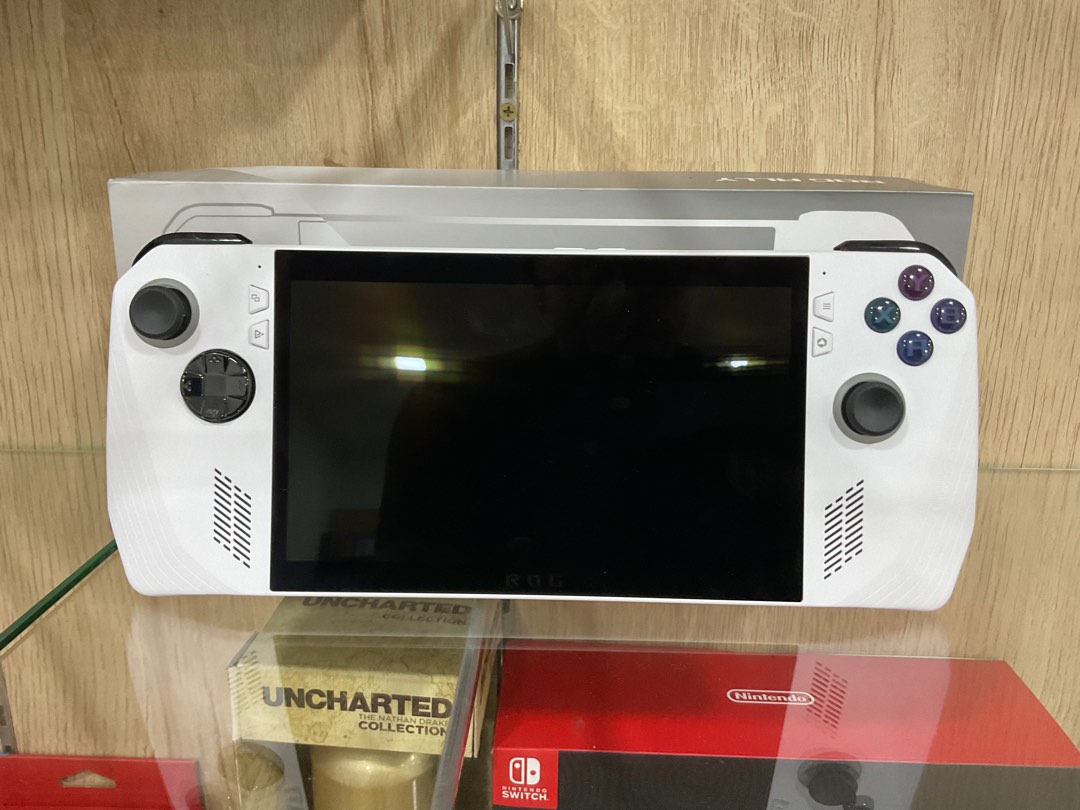 Rog Ally Z1 extreme 512GB Complete set with box, Video Gaming, Video ...