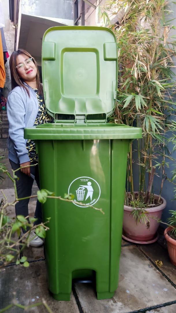 ROLLING TRASH BIN, Furniture & Home Living, Cleaning & Homecare ...