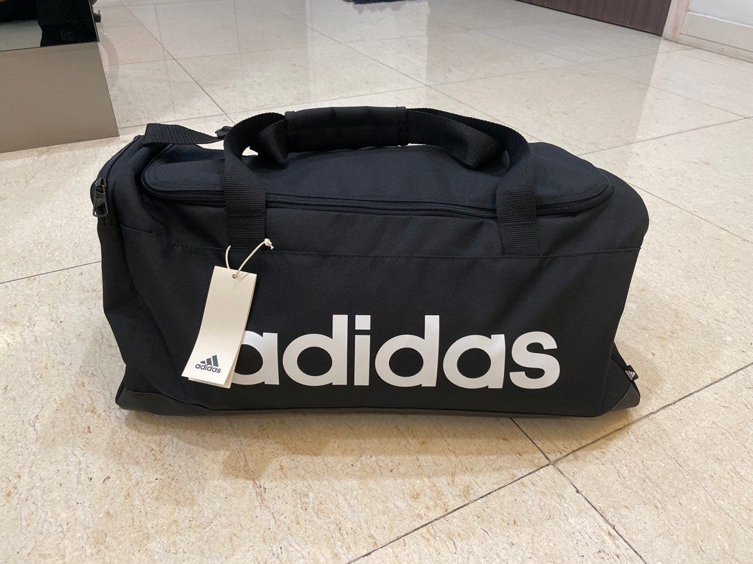 essentials logo duffel bag medium