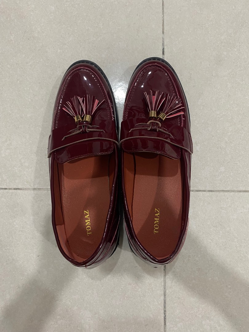 Tomaz red cherry loafers, Women's Fashion, Footwear, Loafers on Carousell