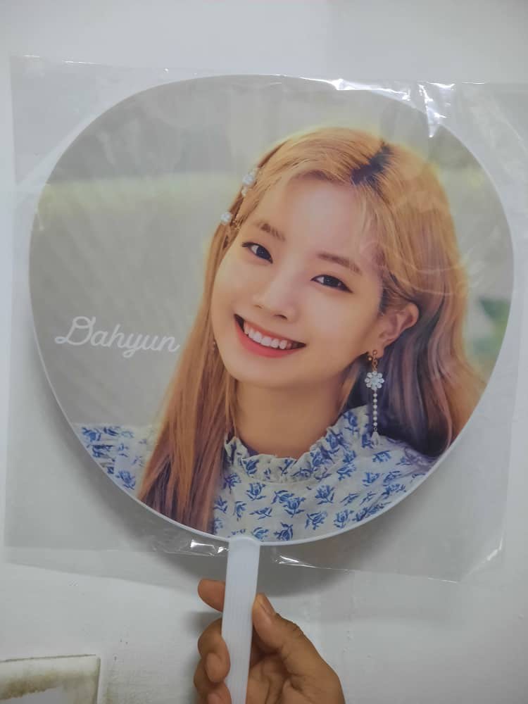 Twice Dahyun Kpop handheld fan, Hobbies & Toys, Collectibles ...