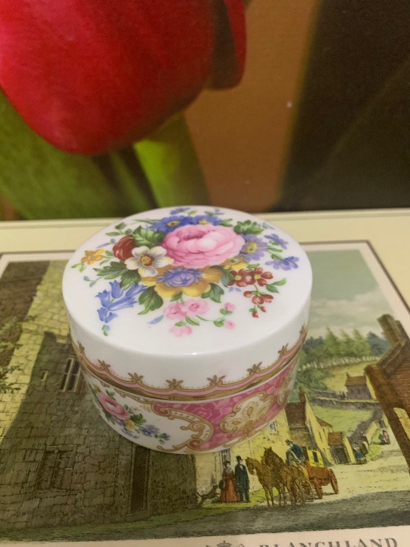 Vintage ROYAL ALBERT England LADY CARLYLE pretty lidded trinket pot ...
