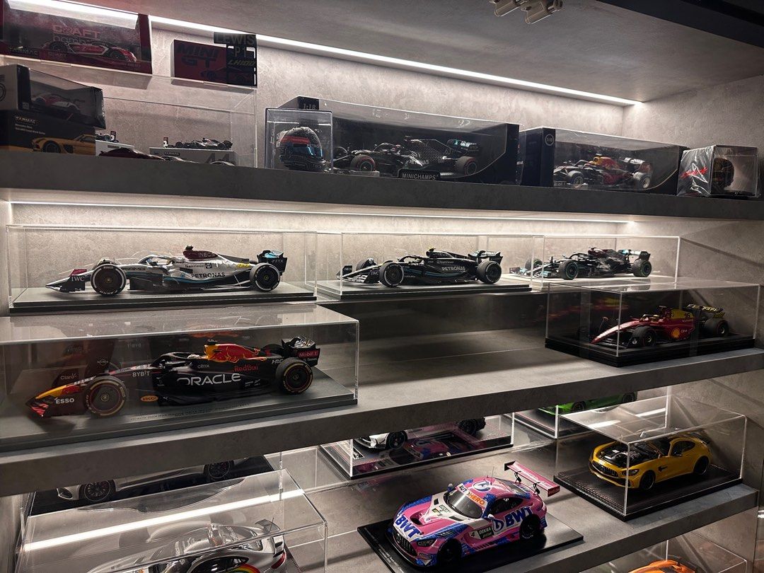 1:18 Scale Diecast Model Cars (F1 + Supercars AMG, Ferrari, Redbull ...