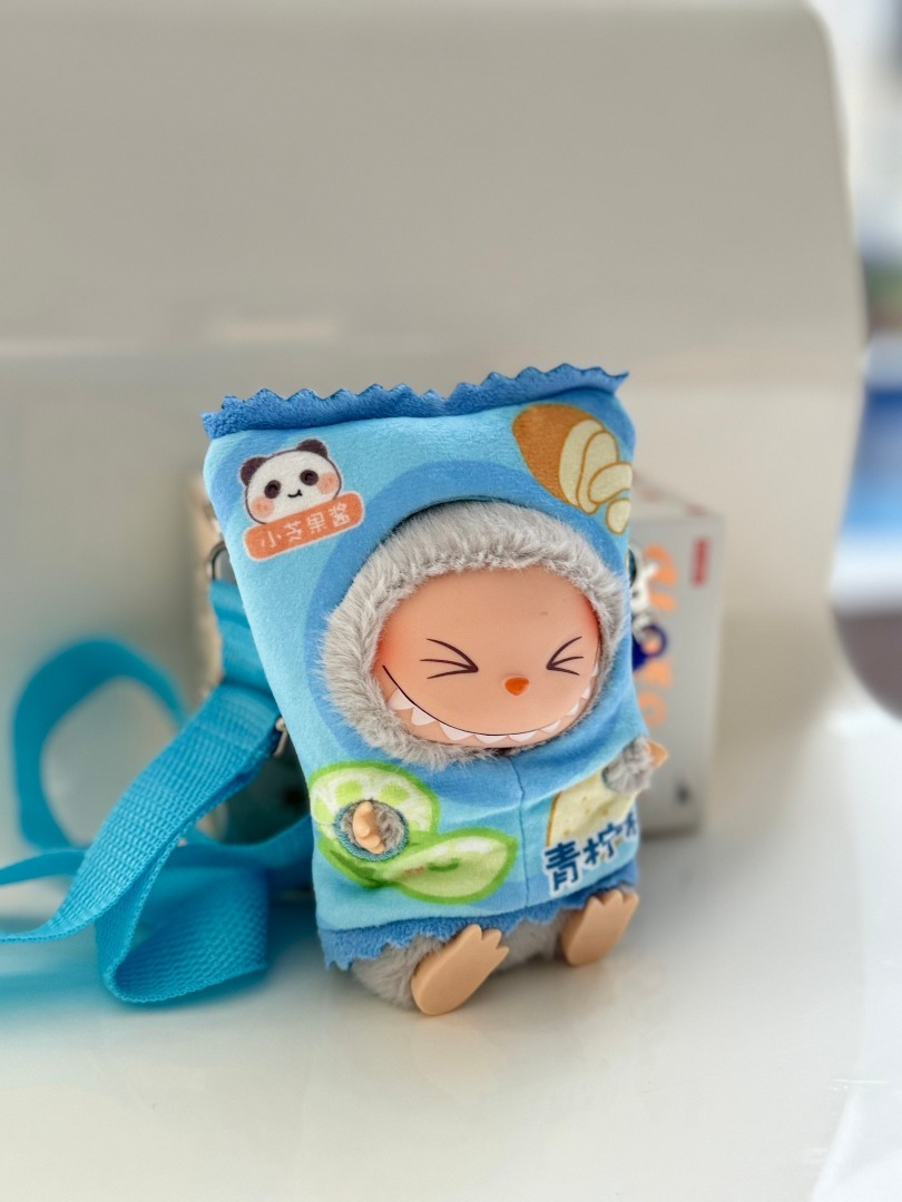 BAJU LABUBU077 LABUBU DALAM TAS, Toys & Collectibles, Mainan di Carousell