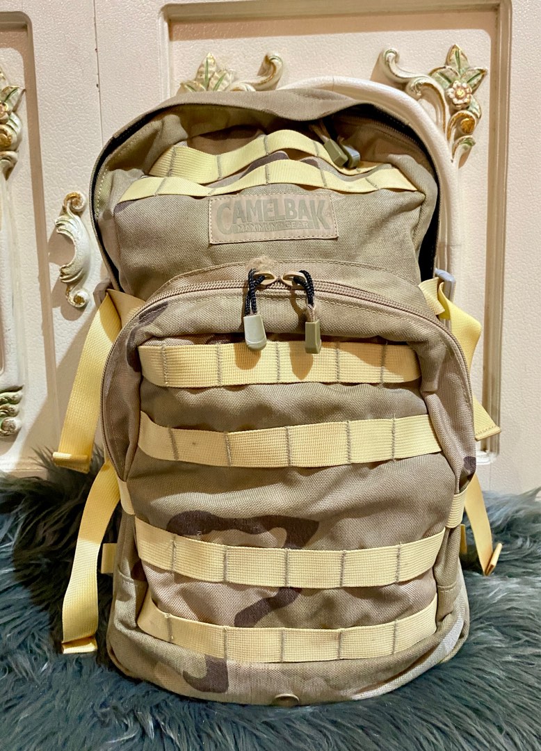 CAMELBAK HAWG 3.0L HYDRATION PACK DESSERT CAMO, Men's Fashion, Bags ...