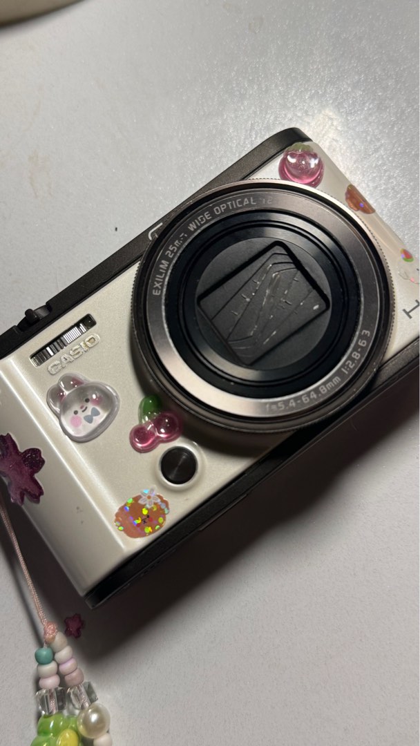 CASIO EXILIM ZR3500 Flip screen, Photography, Cameras on Carousell