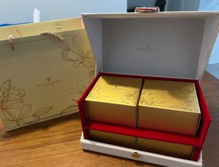 Intercontinental Mooncake with Gift box and bag 2024, Food & Drinks ...