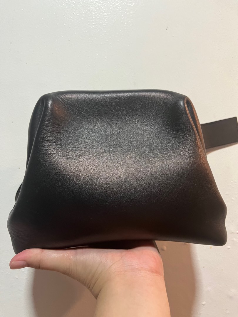Osoi belt bag, Luxury, Bags & Wallets on Carousell
