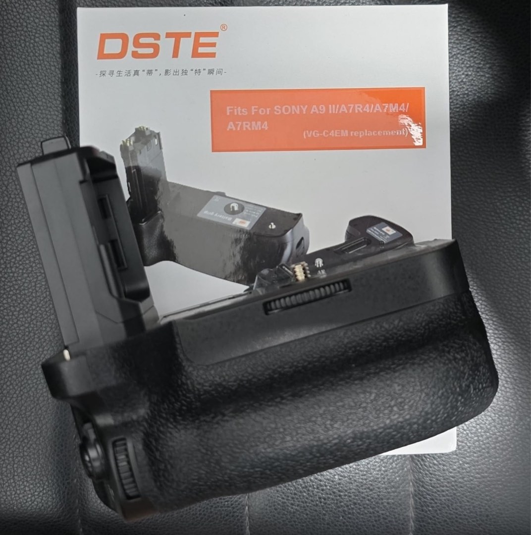Sony Camera Battery Grip, 攝影器材, 攝影配件, 電池及充電器 - Carousell