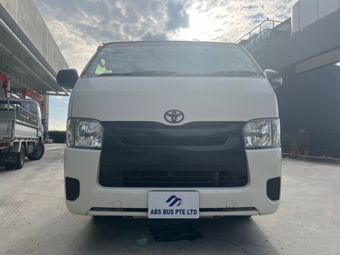 Toyota Hiace 3.0 Manual, Cars, Commercial Vehicles, Used on Carousell