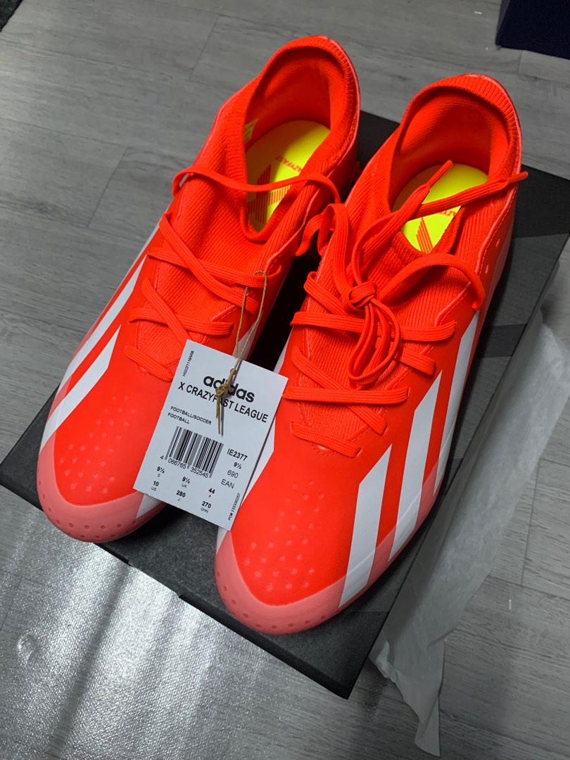 Boots bola Adidas, Sports Equipment, Sports & Games, Racket & Ball ...