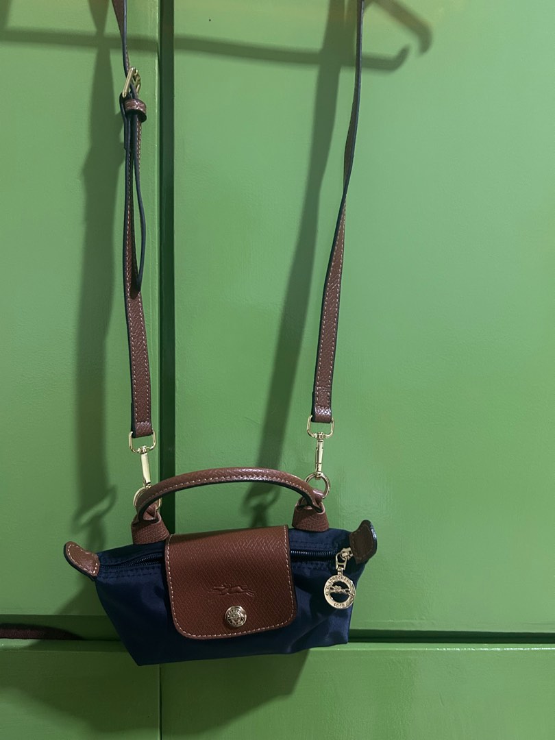 Class A LC, Women's Fashion, Bags & Wallets, Cross-body Bags on Carousell