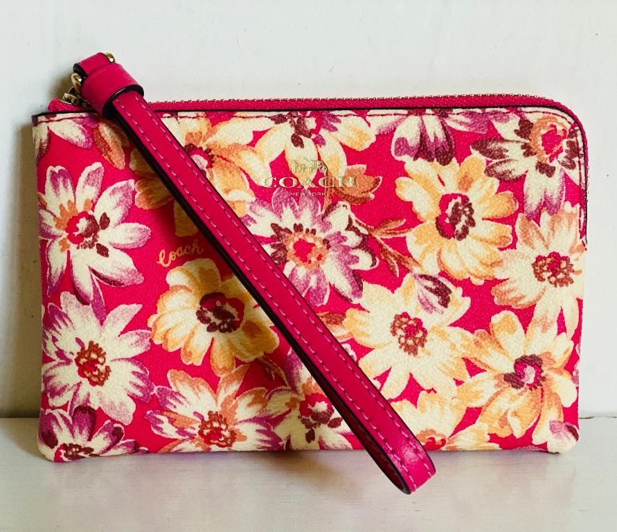 COACH CORNER ZIP WRISTLET WALLET IN VINTAGE DAISY SCRIPT PRINT $78 SALE ...
