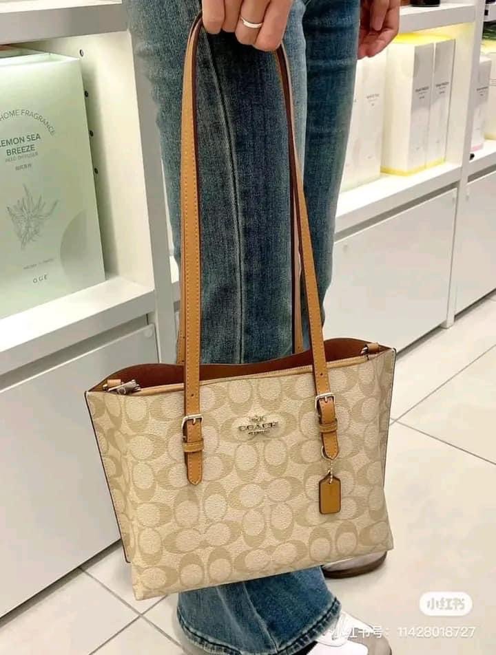 Coach Small Tote, Women's Fashion, Bags & Wallets, Shoulder Bags on ...