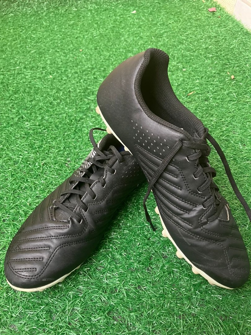 Decathlon KIPSTA Football Boots Agility 100, Men's Fashion, Footwear ...
