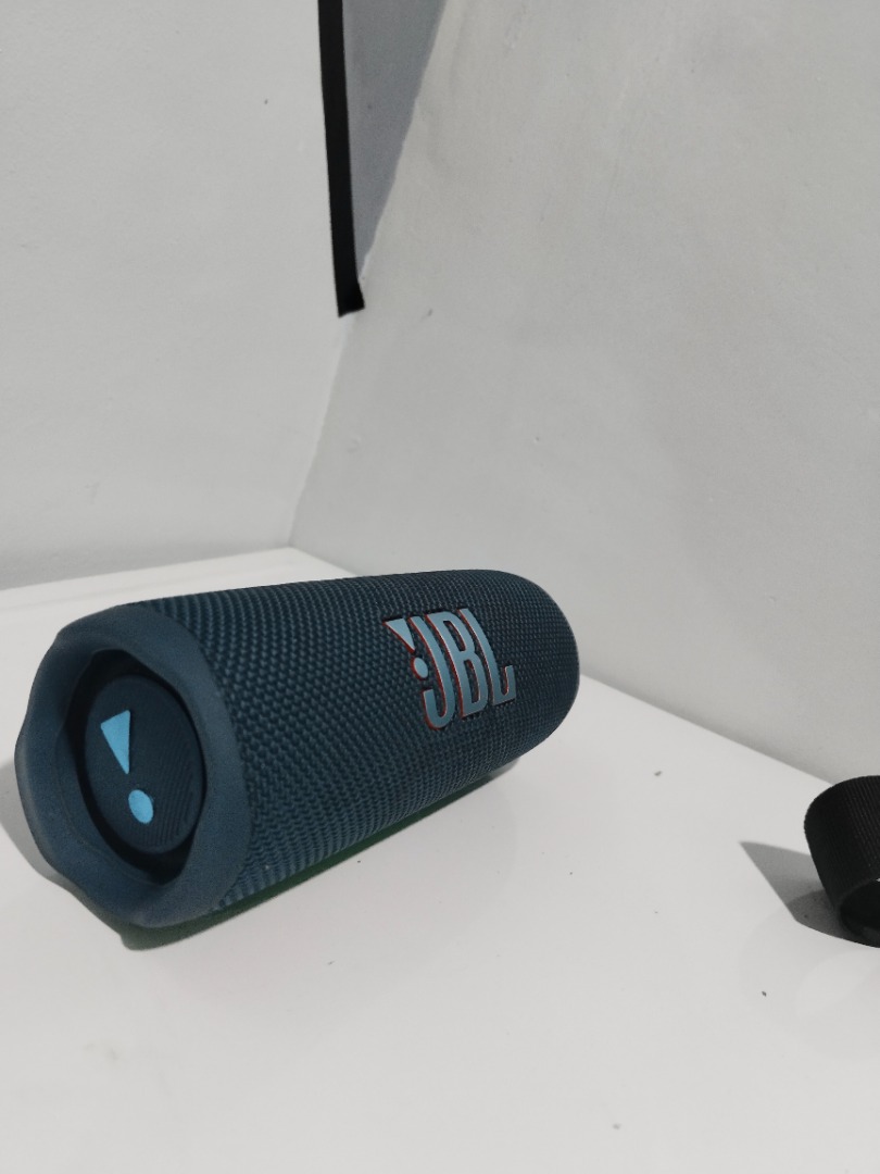 JBL FLIP 6 ORIGINAL, Audio, Portable Music Players on Carousell