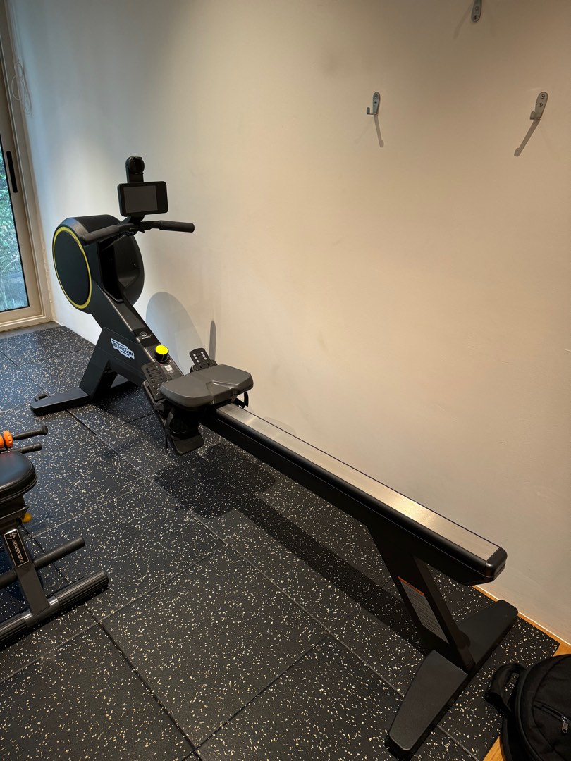 TECHNOGYM Skillrow Rowing machine, Sports Equipment, Exercise & Fitness ...