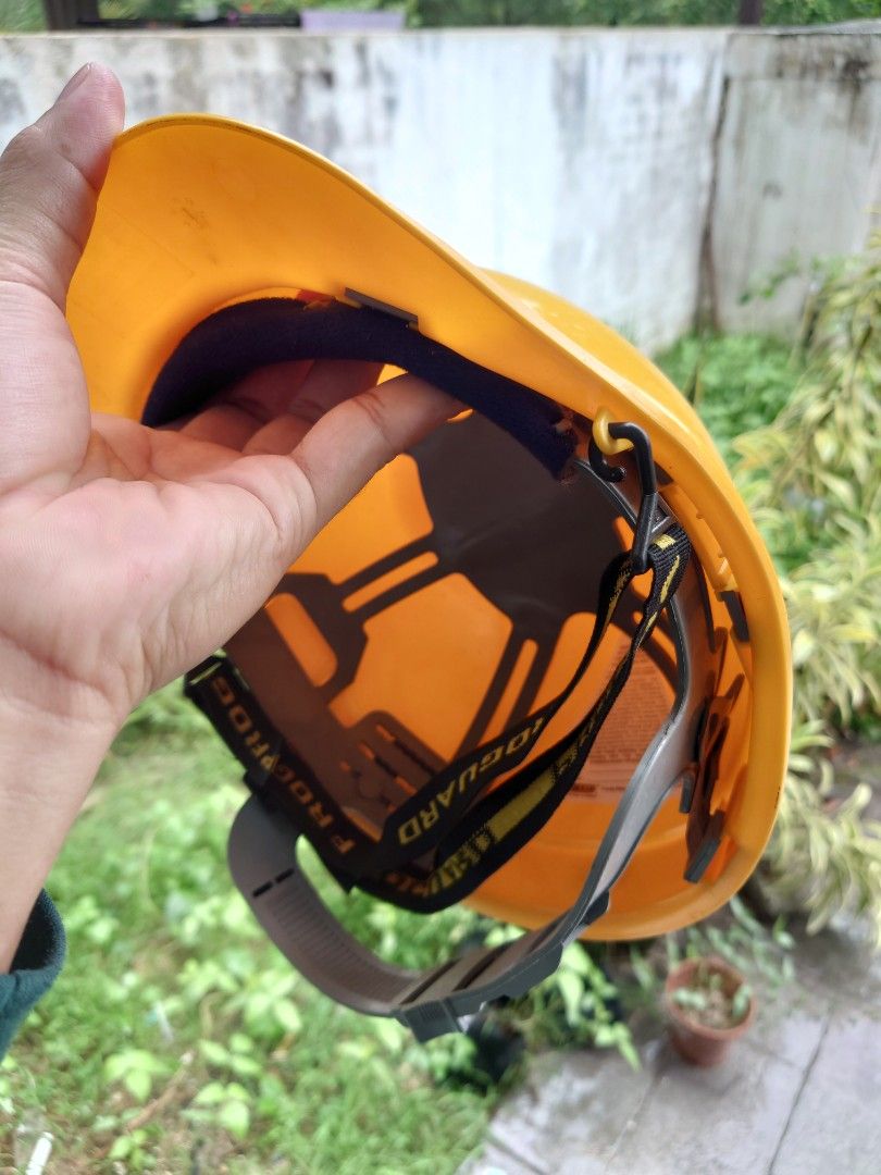 Topi keselamatan kuning. Safety helmet SIRIM, Men's Fashion, Watches ...