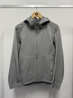 Uniqlo Blocktech , Men's Fashion, Coats, Jackets and Outerwear on Carousell